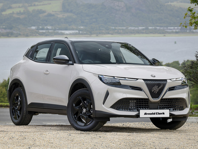New 26 Alfa Romeo Junior 1.2 Turbo Ibrida 5dr Auto [Premium pack ...