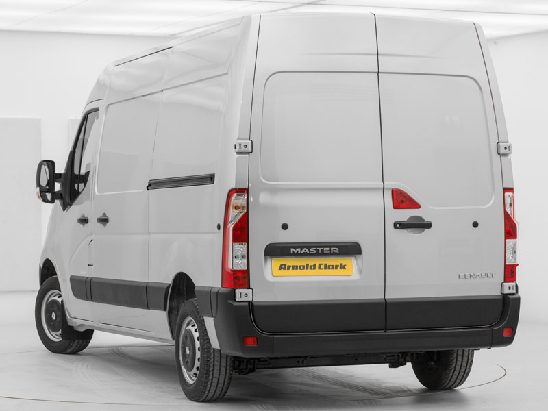 Nearly new Renault van offers from Arnold Clark